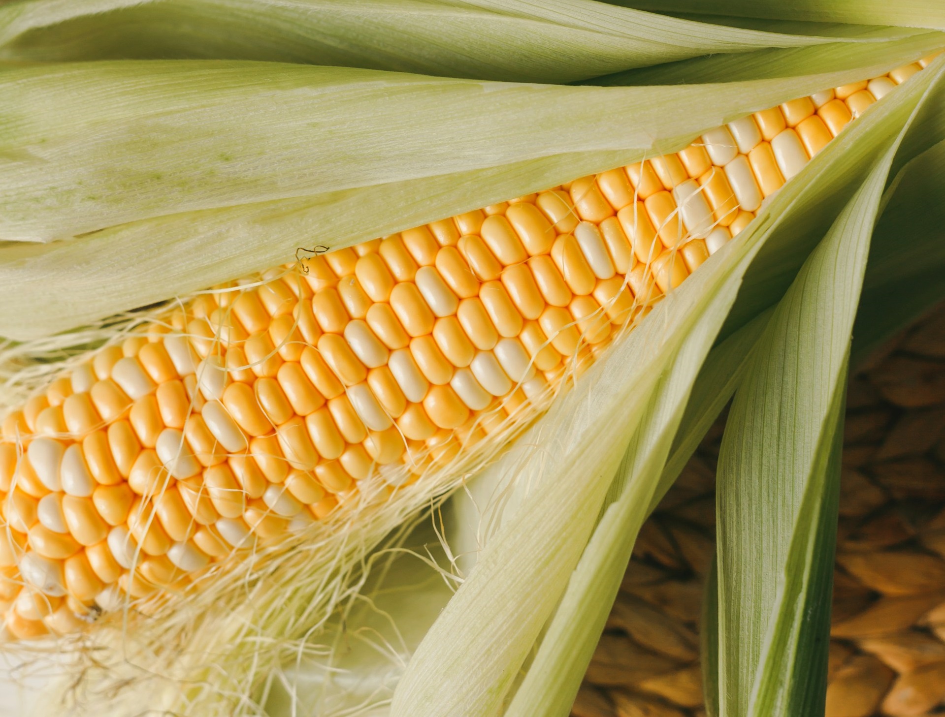 Cornstarch For Skin Care: Amazing Benefits & How To Use - Lets Jump Today